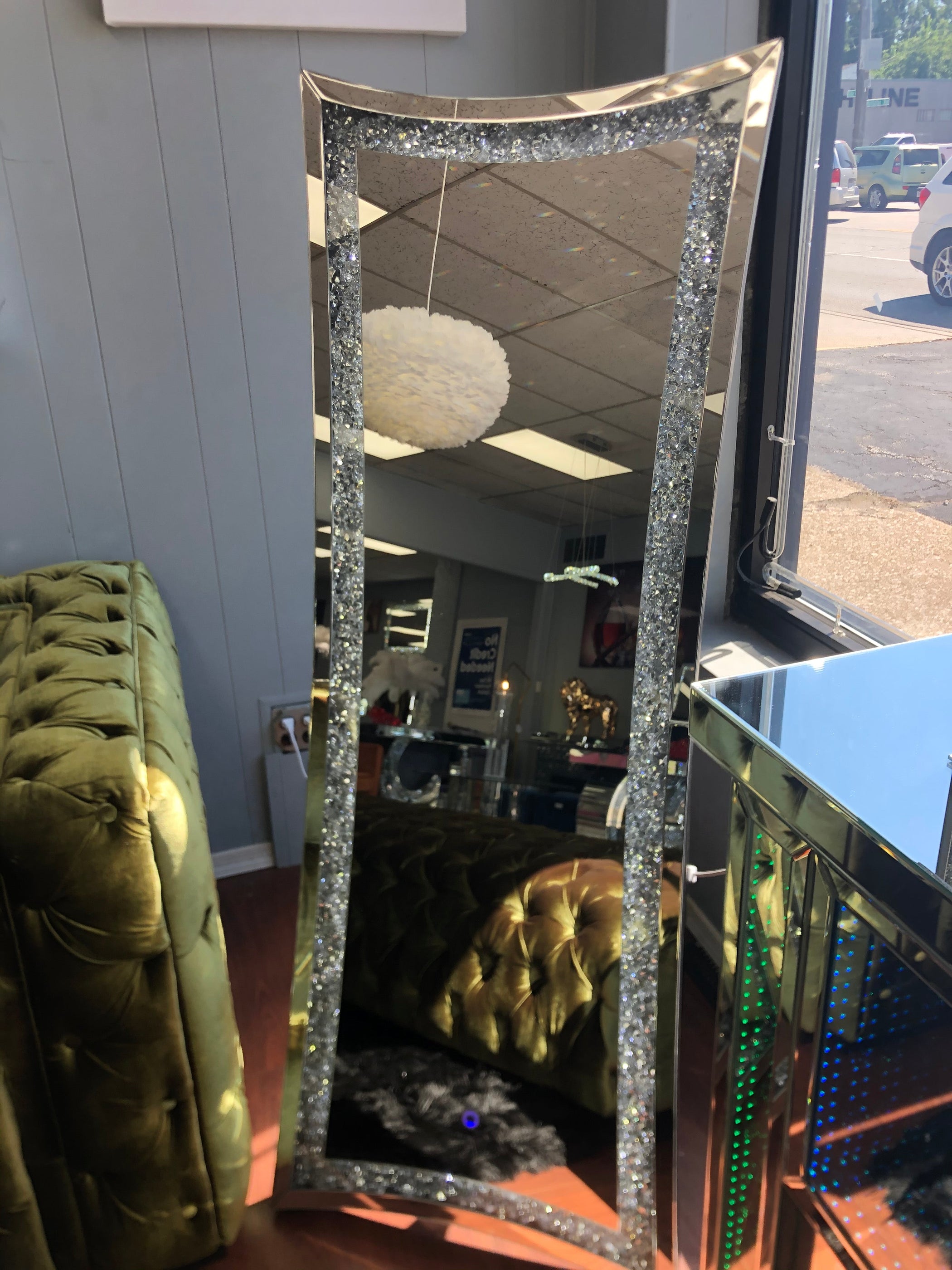 GLAM STAND UP MIRROR W/CRUSHED DIAMONDS & LED LIGHTING — CLEGLAM